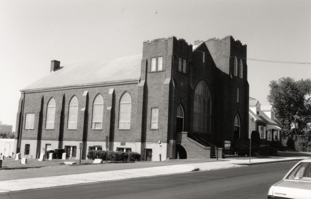 The Henry Louis Holmes Library, 1940-1949 - Arlington Public Library